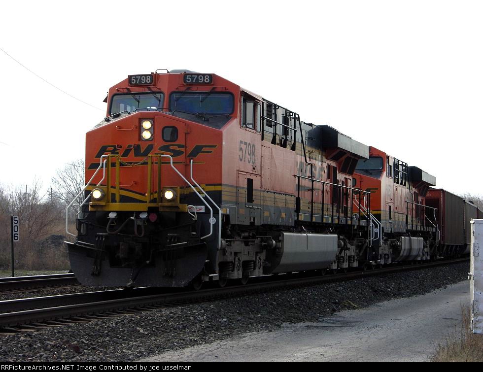 BNSF 5798